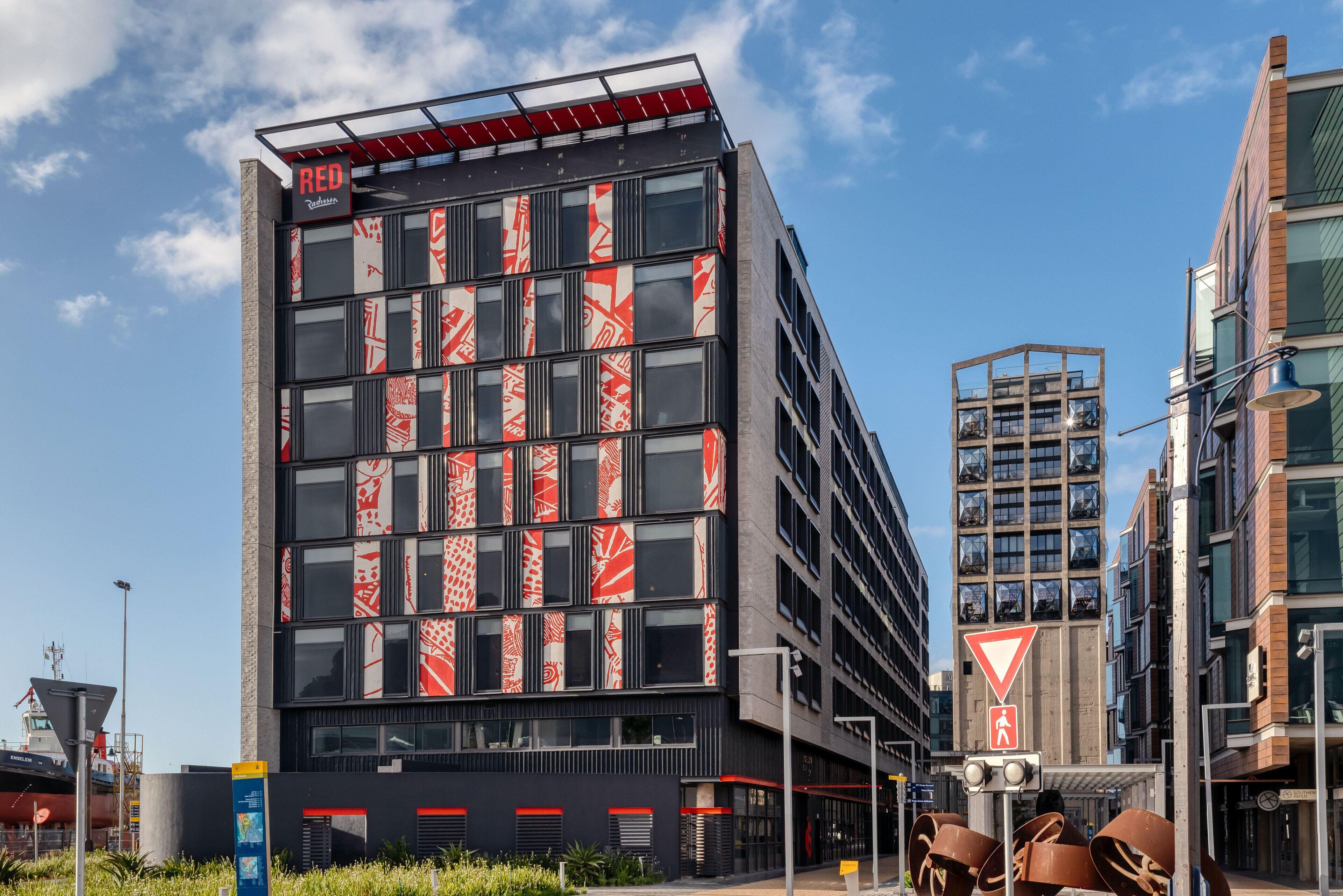 RADISSON RED HOTEL V&A WATERFRONT CAPE TOWN